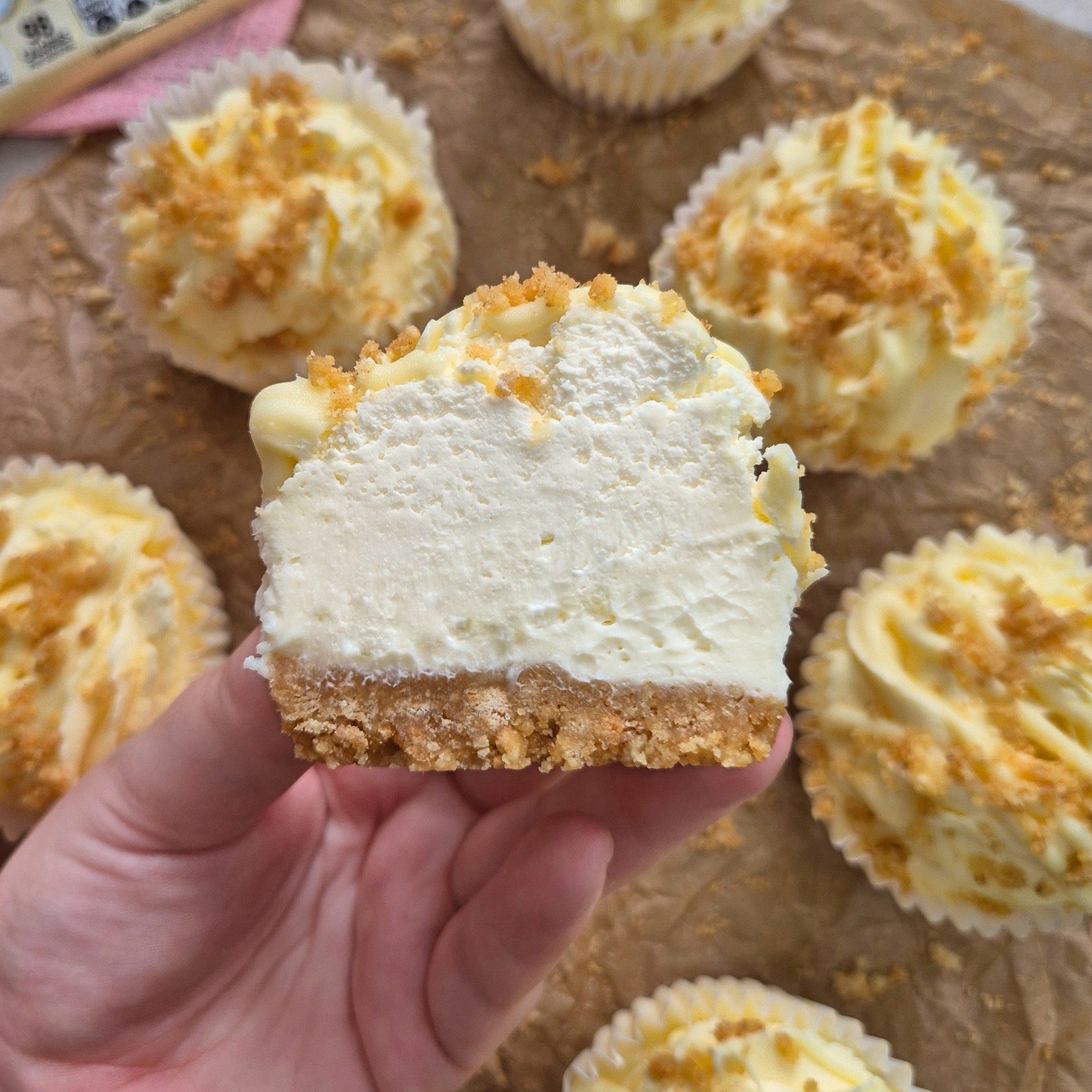 No-Bake Mini White Chocolate Cheesecakes - Biteofthebakes | Delicious ...